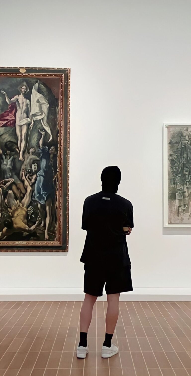 Museum Date, OOTD Simpel RM BTS Jadi Inspirasi